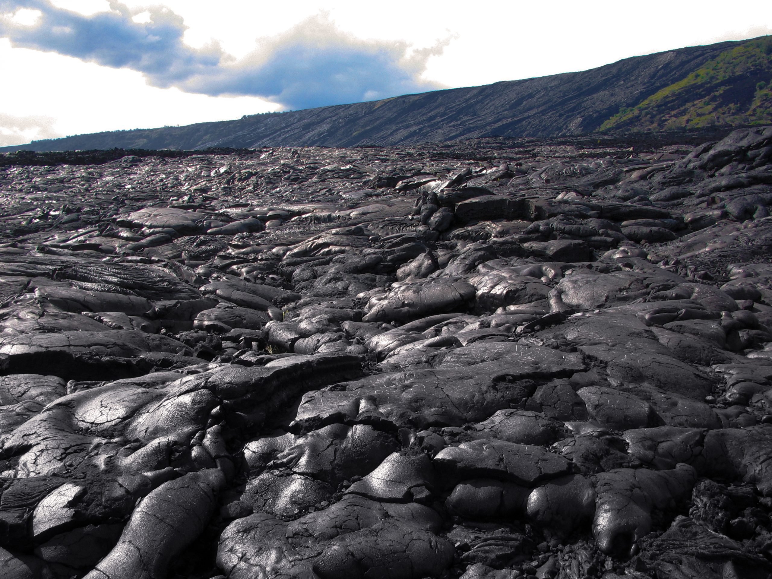 The Volcanoes Of The Hawaiian Islands - Round Magazine